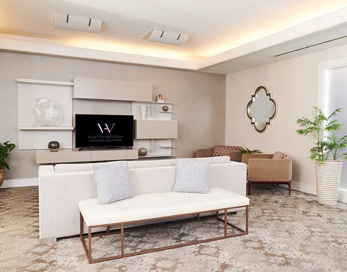 Kylie Jenner's Breast Augmentation: What Is the Dual Plane Technique ...